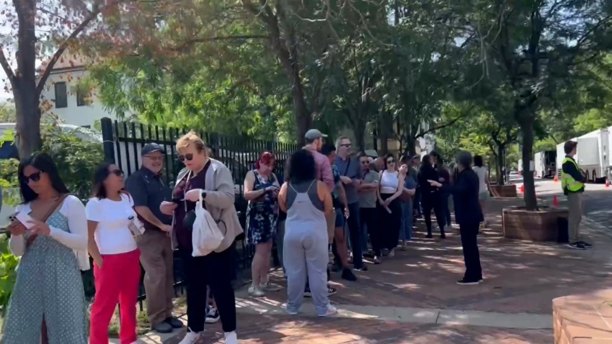 Video shows long line outside the special DNC episode of ‘The Daily ...