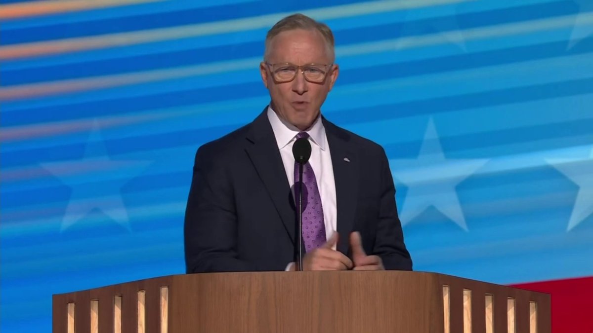 Republican Mayor John Giles blasts Trump, calls on ‘political middle ...