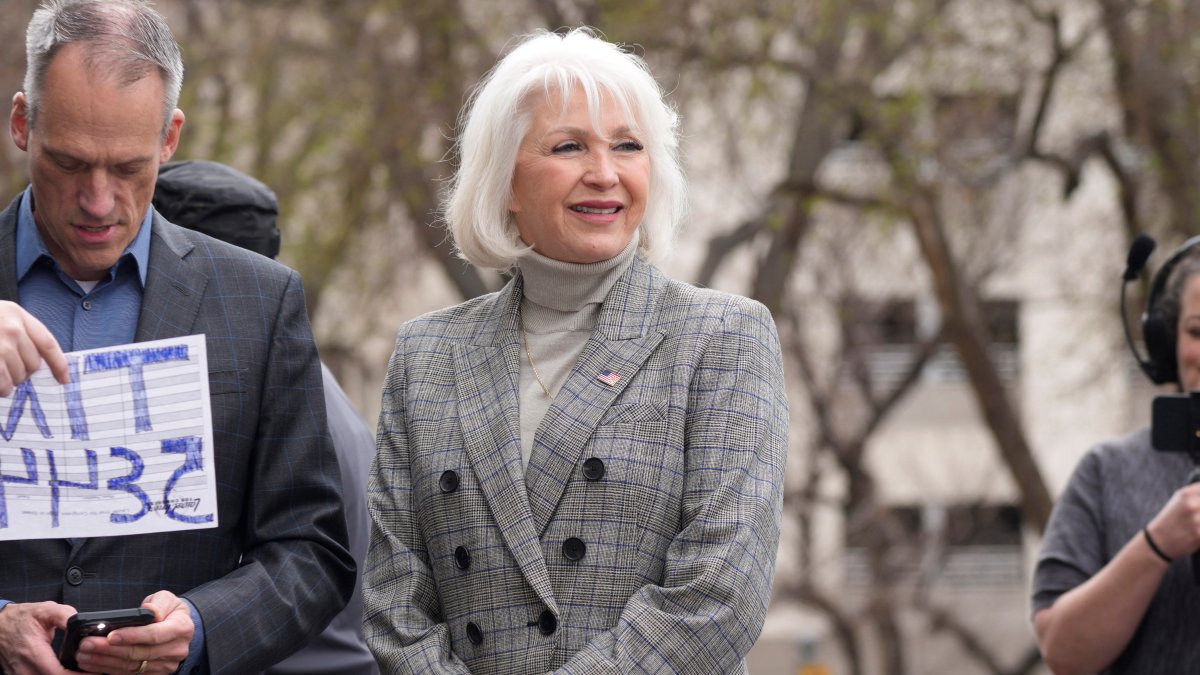 Former Colorado clerk Tina Peters convicted in computer breach – NBC ...