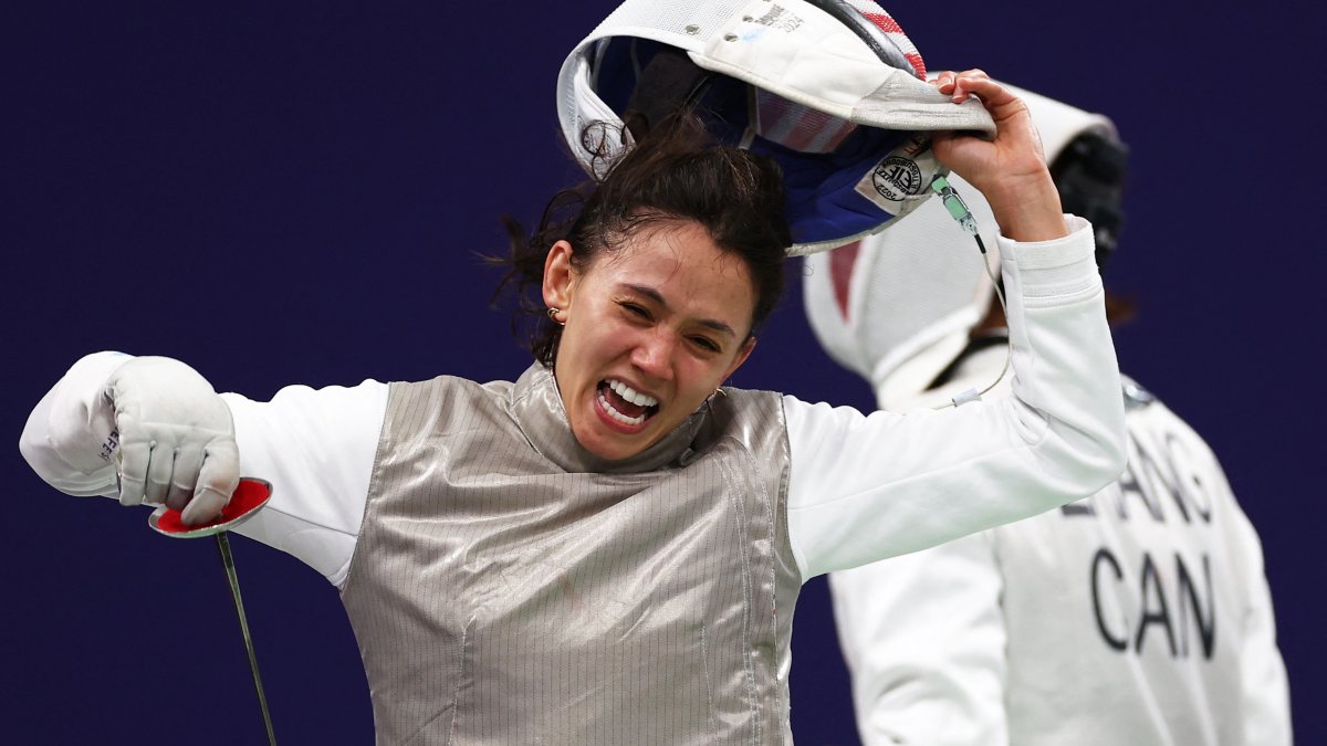 Lee Kiefer makes more history as U.S. fencing wins gold – NBC Chicago