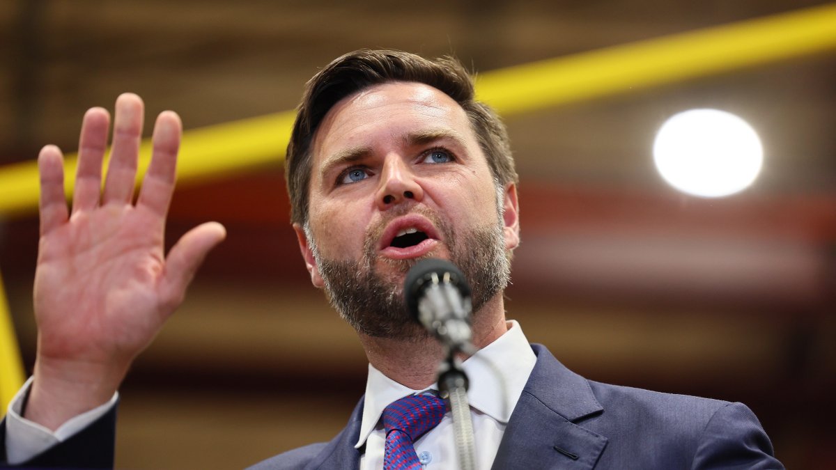 Vance, Harris cross paths in Wisconsin campaign swing – NBC Chicago