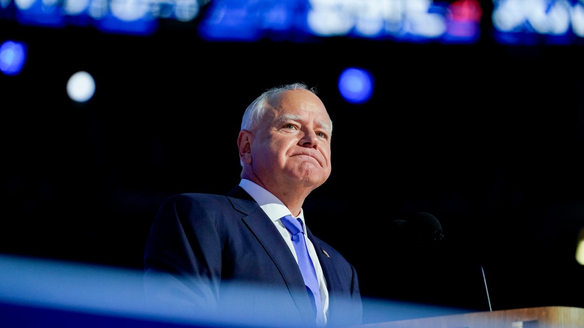 Gov. Tim Walz delivers ‘pep talk’ speech as he leaps onto national ...