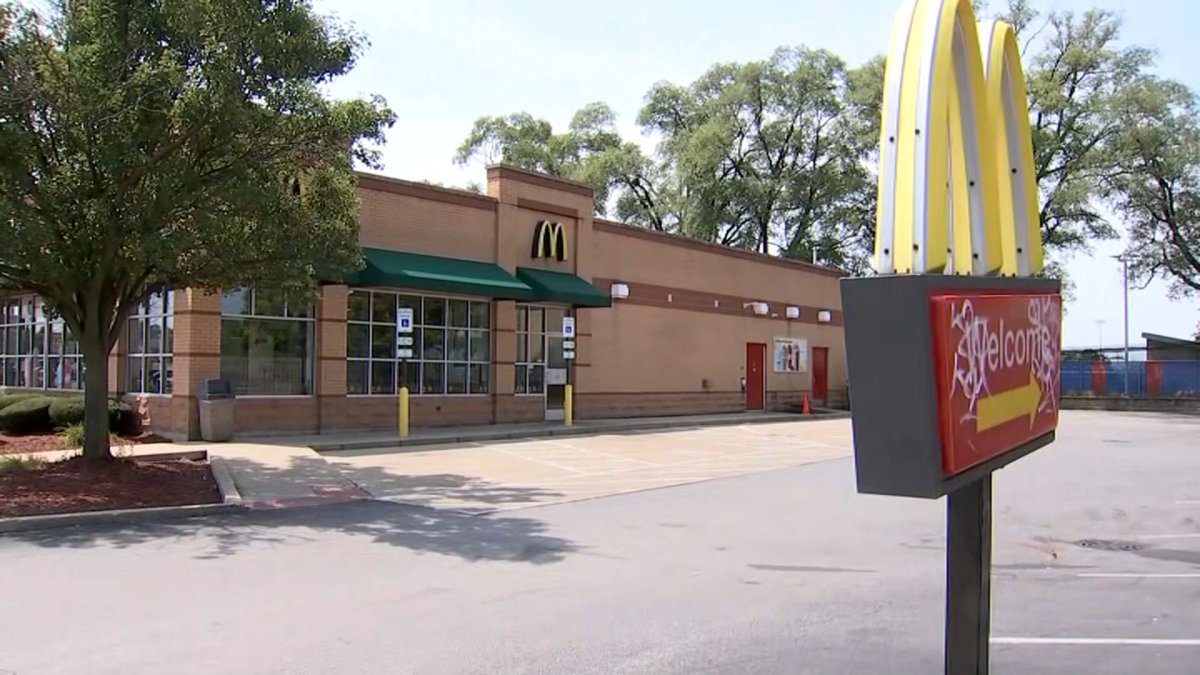 Man stabs customers with ‘hatchet-like object’ after demanding free ...
