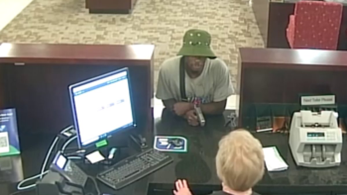 Oak Forest bank robbery suspect sought – NBC Chicago
