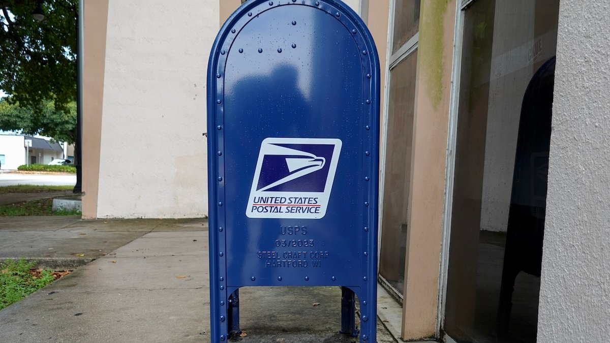The slowest mail in the country is in key swing states – NBC Chicago