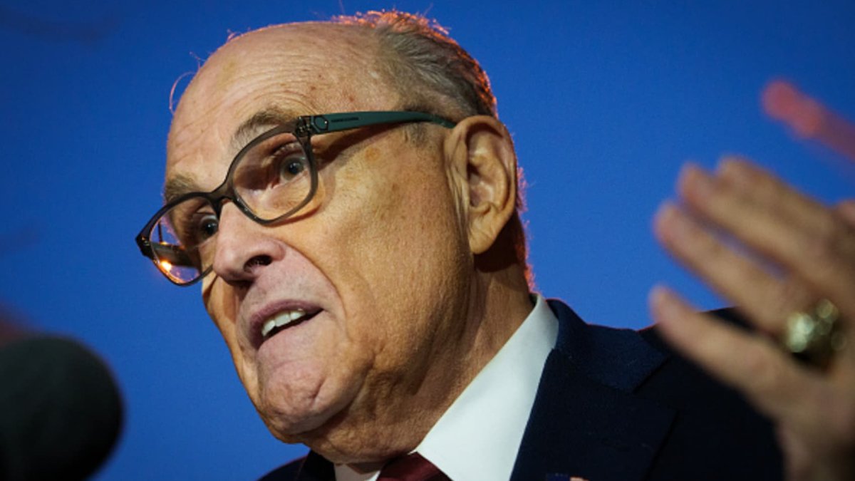 Giuliani ordered to hand over New York City apartment, Mercedes, luxury ...
