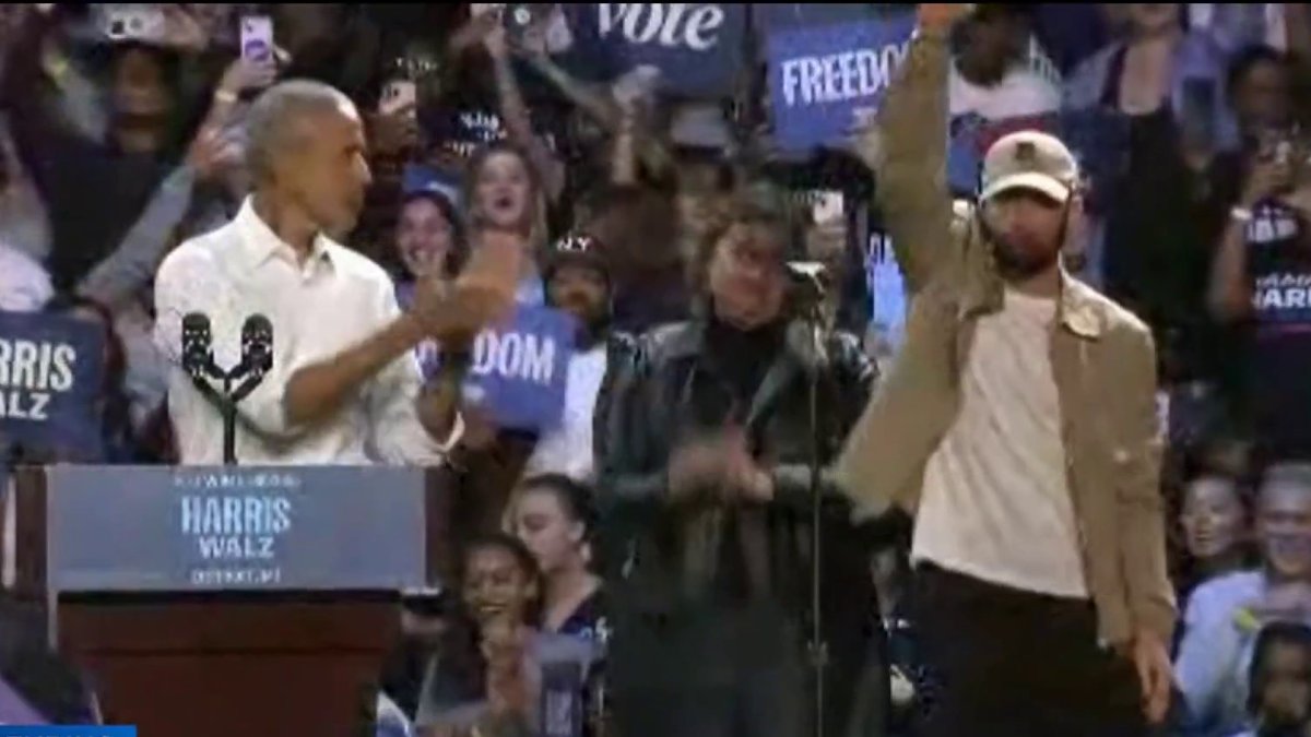 Barack Obama raps Eminem’s “Lose Yourself” at Detroit rally with Eminem ...