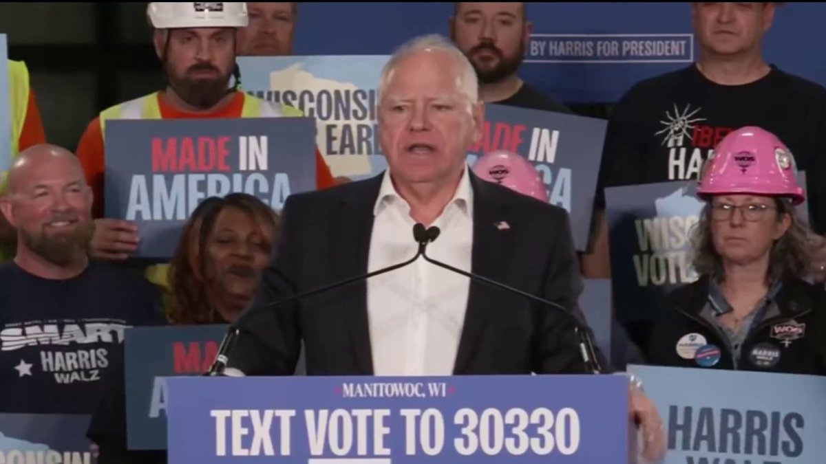 VP candidate Tim Walz takes a playful jab at the Bears while rallying ...