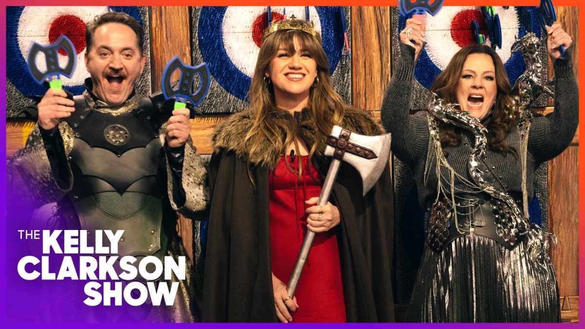 Kelly Clarkson throws axes with Melissa McCarthy & Ben Falcone – NBC ...