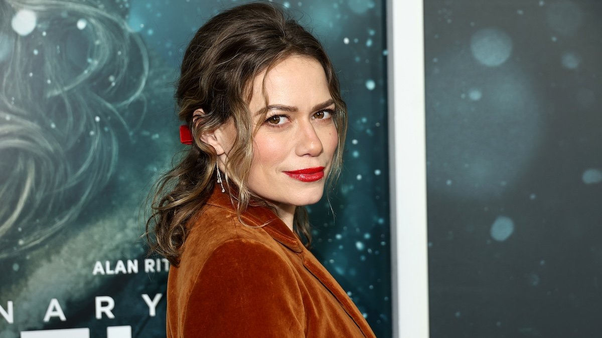 Bethany Joy Lenz spent 10 years in a cult. How she escaped – NBC Chicago
