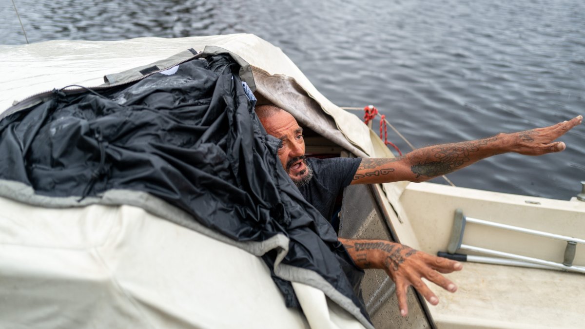 Florida man riding out Hurricane Milton on boat alarms TikTok ...