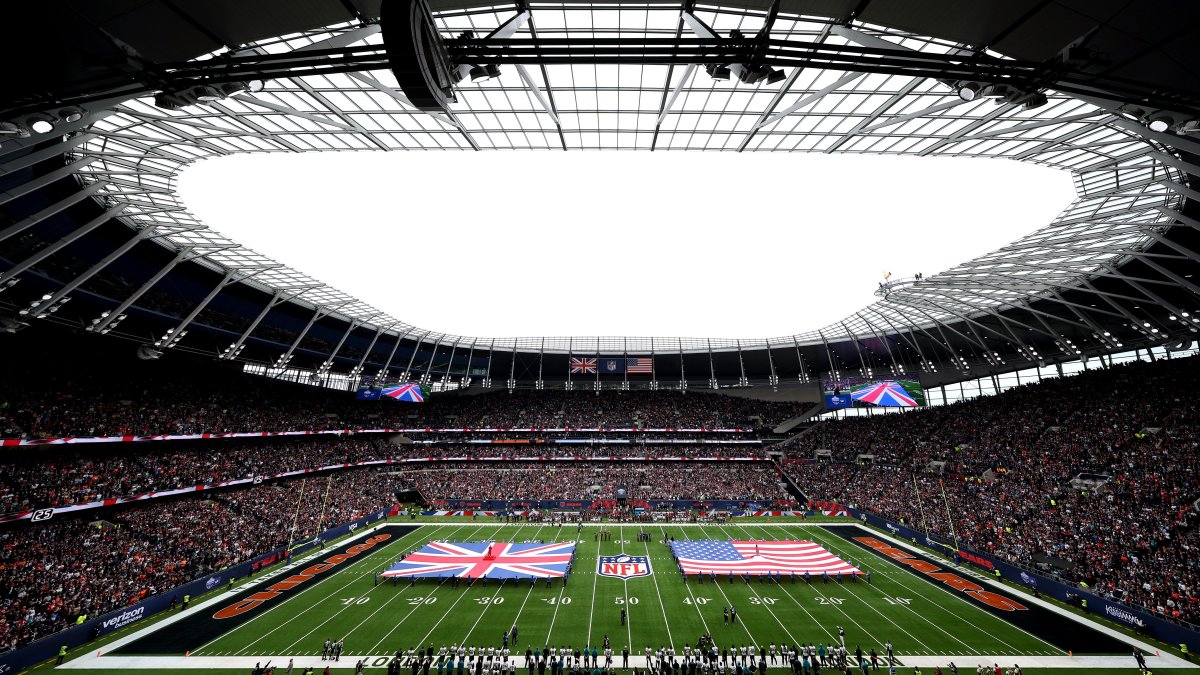 Bears’ long-snapper injured in game vs. Jaguars – NBC Chicago