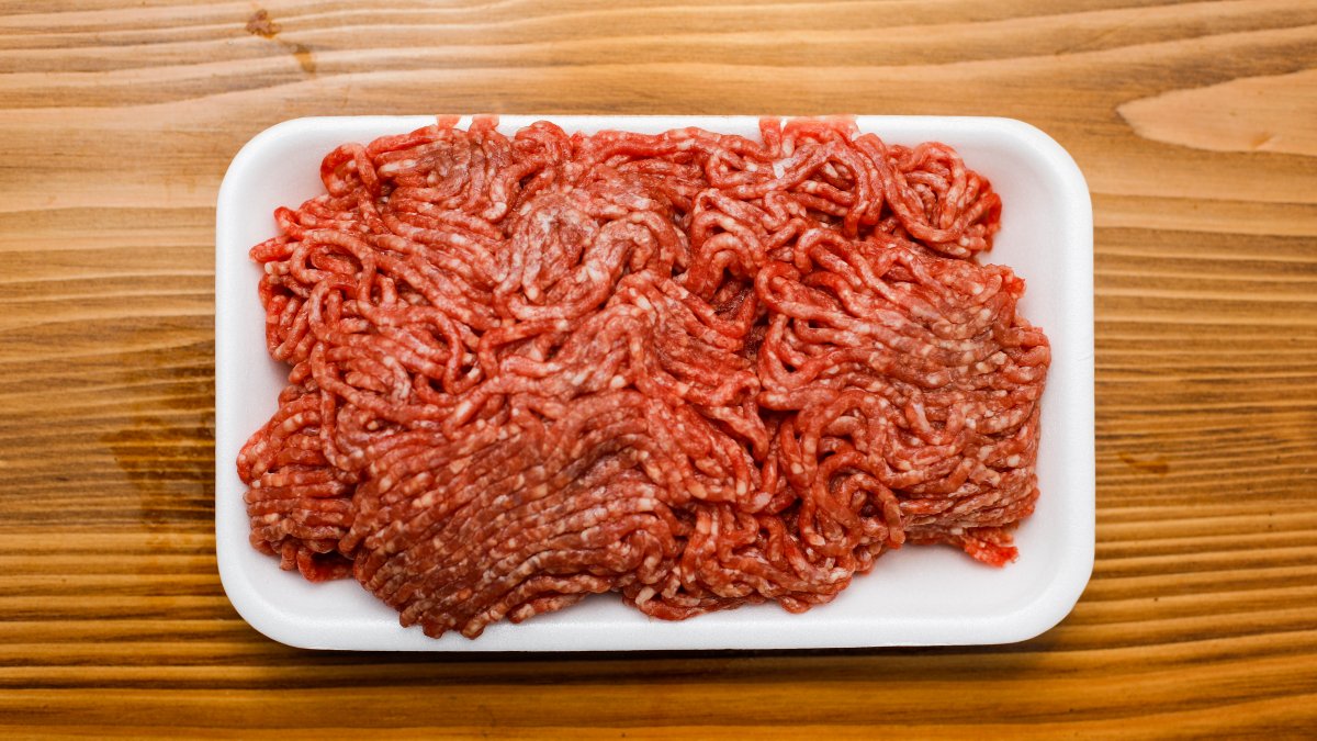 Ground beef recalled: Ground beef shipped to restaurants nationwide ...