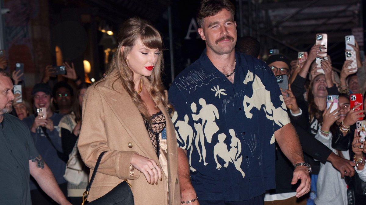 Travis Kelce reunites with Taylor Swift’s brother at Eras Tour – NBC ...