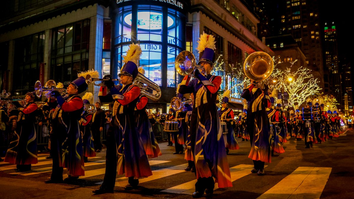 Chicago Christmas Parade 2024: What to know about Mag Mile Lights ...