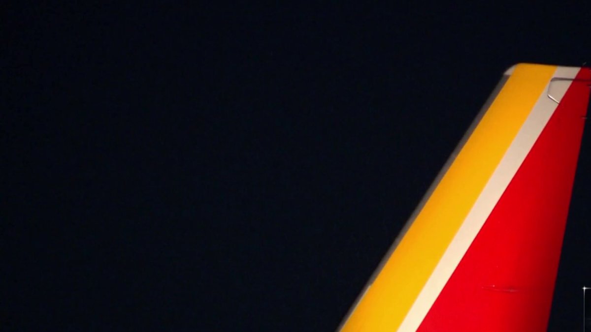 Bullet strikes Southwest plane at Dallas Love Field – NBC Chicago