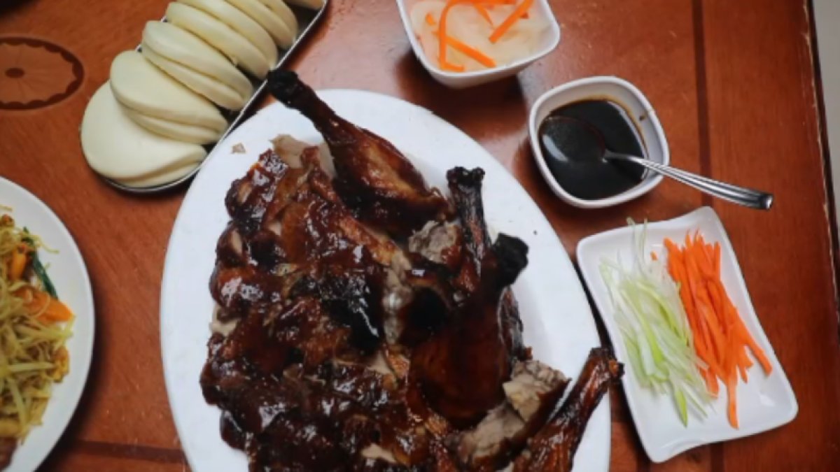 The Food Guy Steve Dolinsky visits Sun Wah BBQ – NBC Chicago
