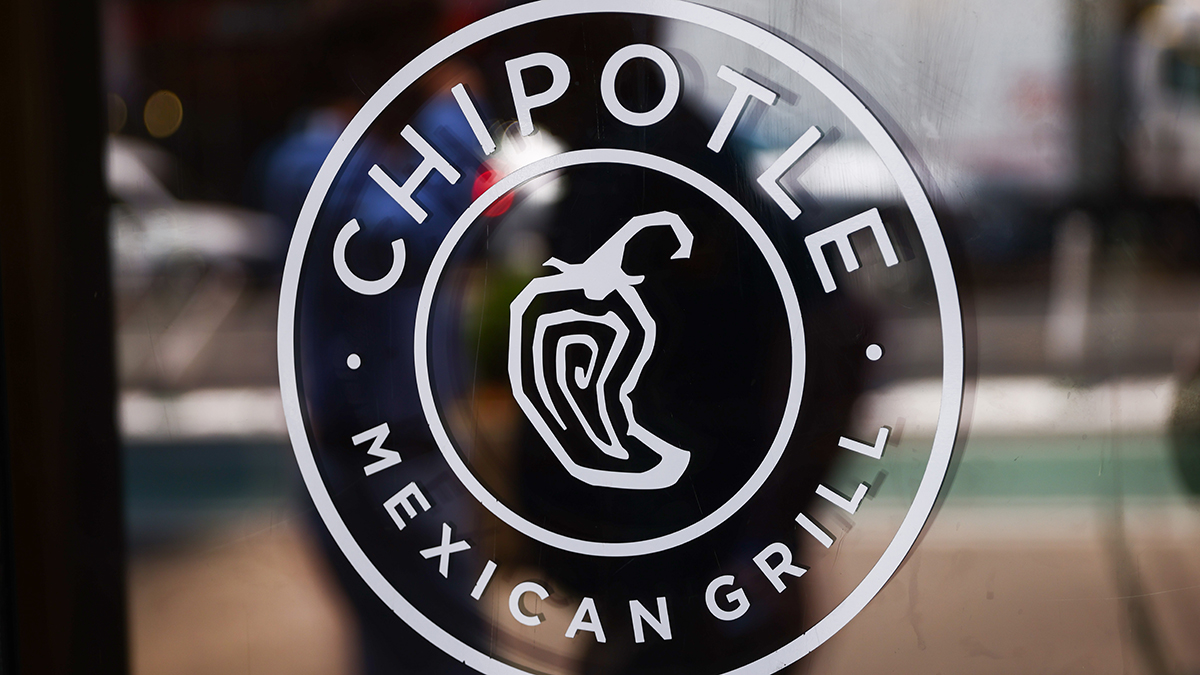 Chipotle says it’s raising prices 2% in response to inflation – NBC Chicago