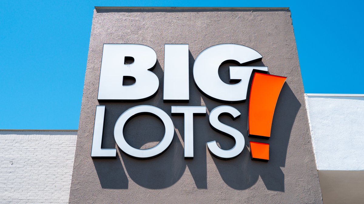 Big Lots reaches deal to keep hundreds of US stores open – NBC Chicago