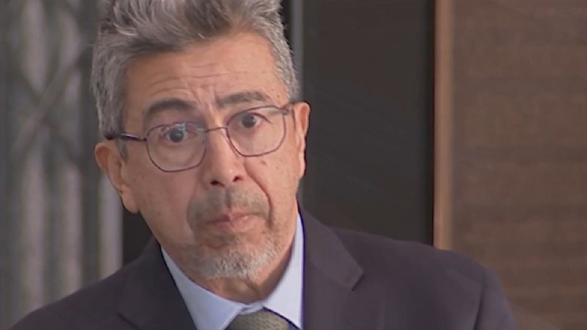 Prosecutors agree to drop charges against former alderman Danny Solis – NBC Chicago