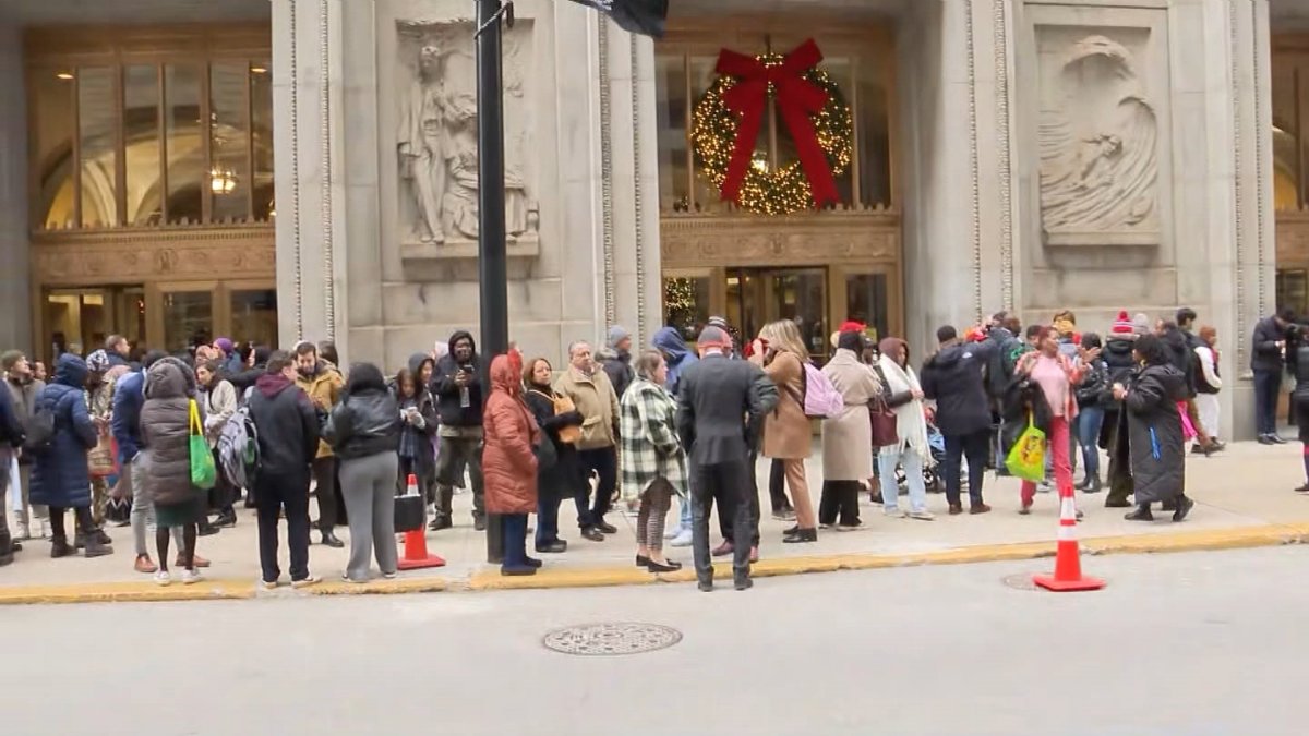 Chicago’s City Hall evacuated amid fire in mechanical room: CFD – NBC ...