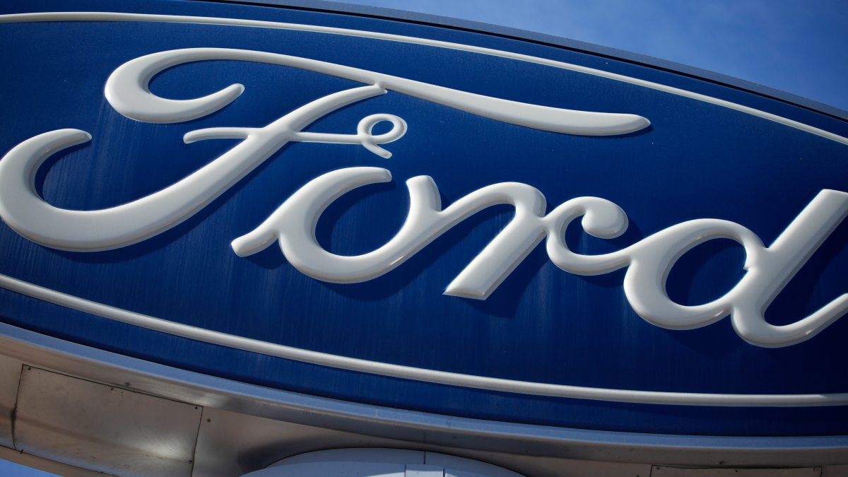 Ford recalls more than 270,000 Broncos and Mavericks – NBC Chicago