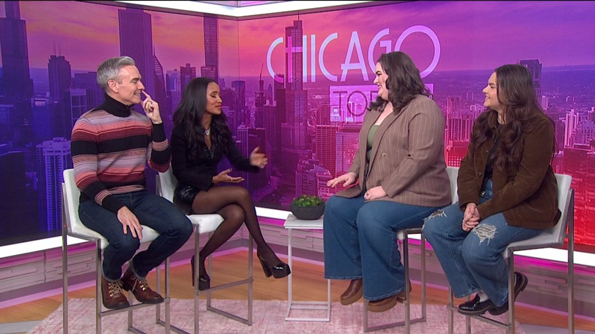 ‘Fun Home’ brings emotional depth and honesty to the Chicago stage at ...