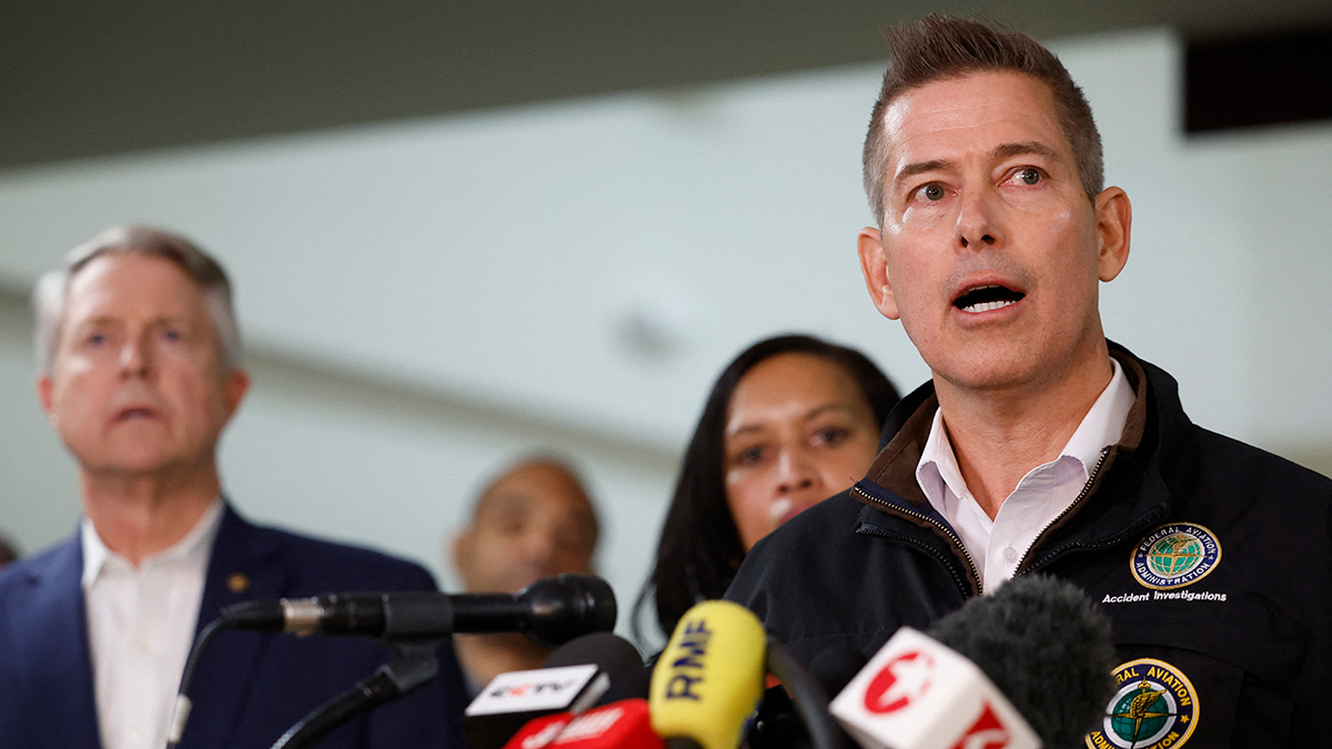 Live updates: ‘No survivors’ after plane, helicopter crash in DC – NBC ...