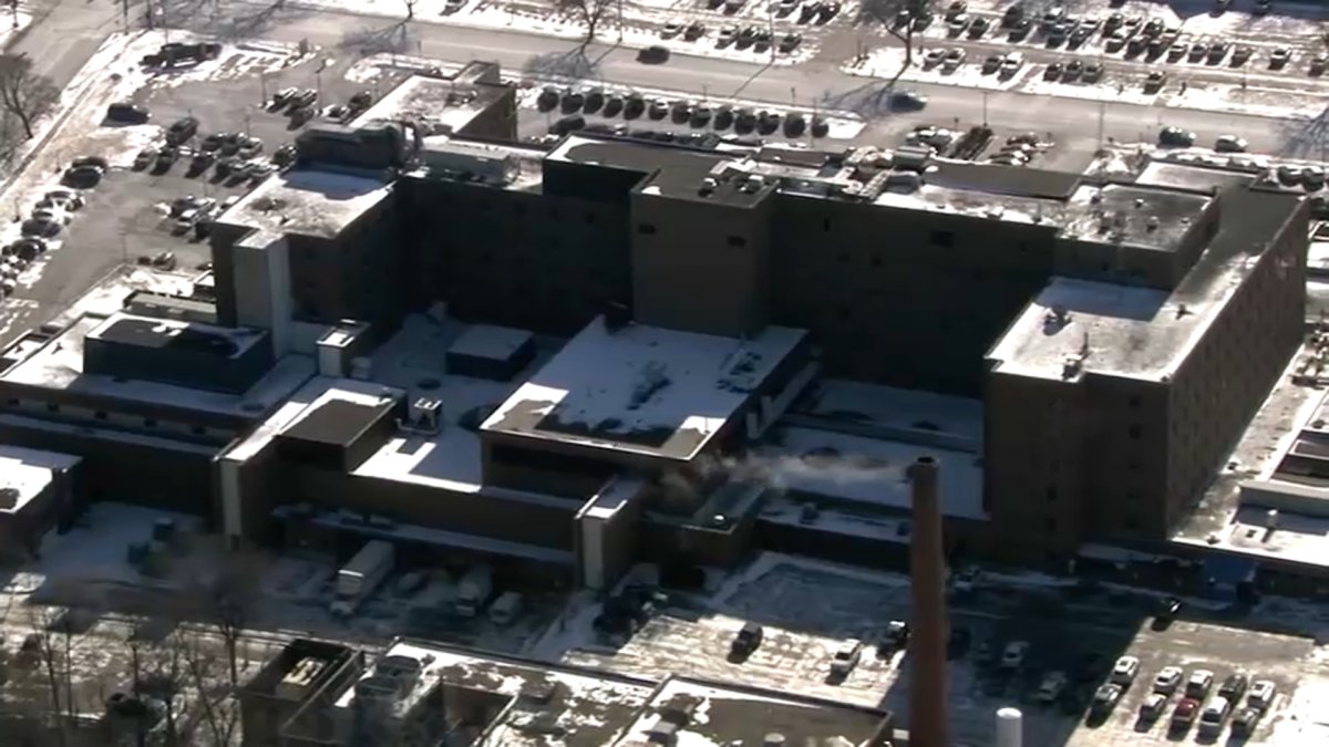 Patient dies after being found on roof of Vista Medical Center East in ...