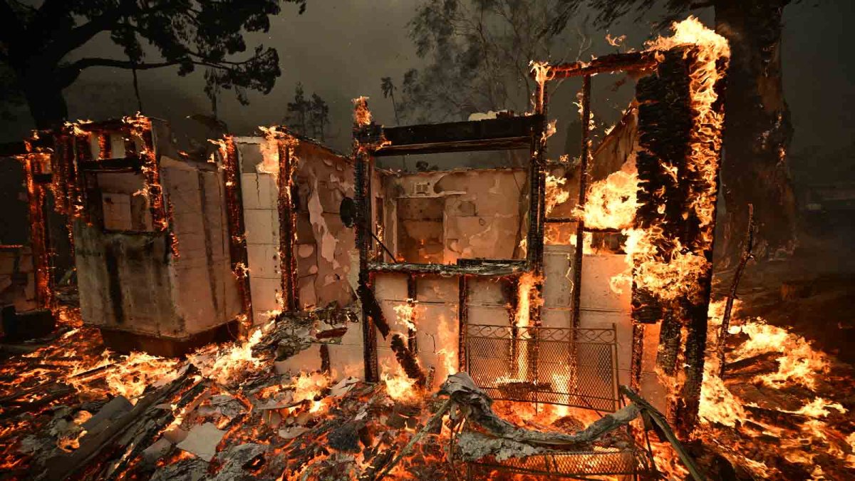 ‘It’s just not enough’: Chief on fighting Eaton Fire – NBC Chicago