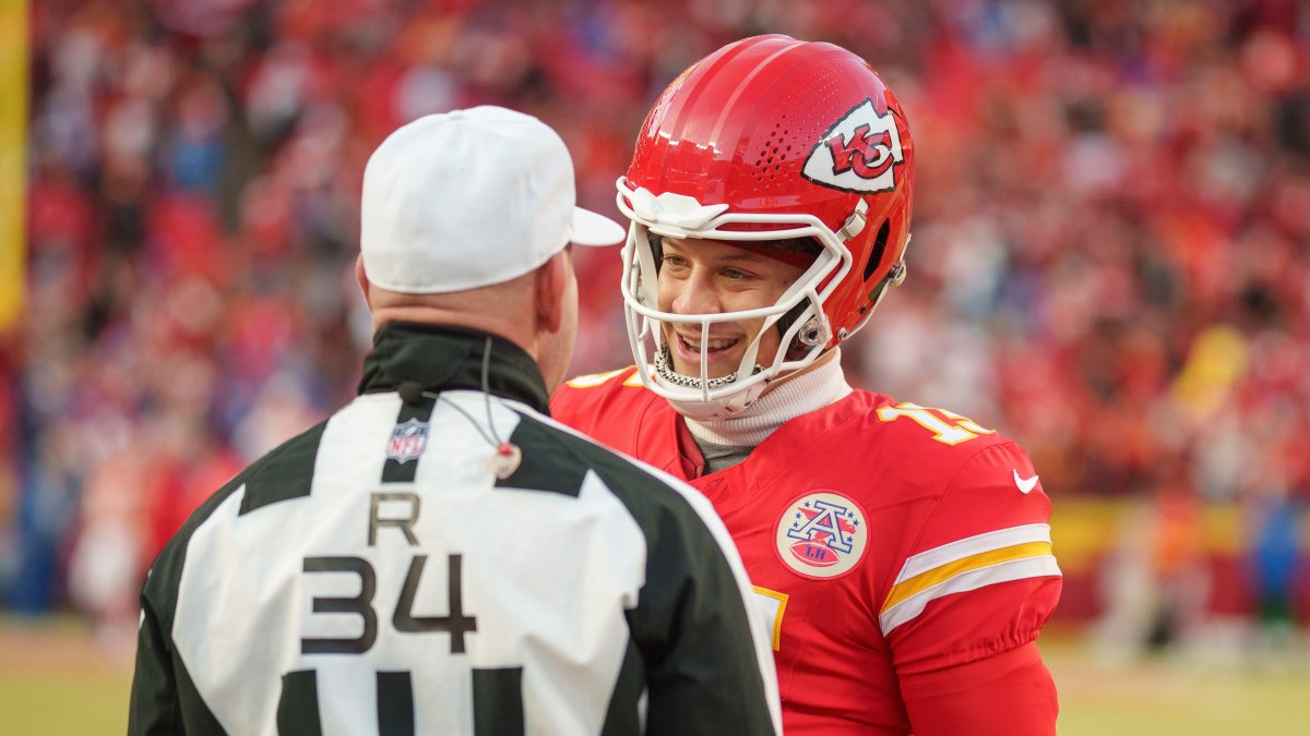 NFL ref union responds to allegations of bias toward Chiefs – NBC Chicago