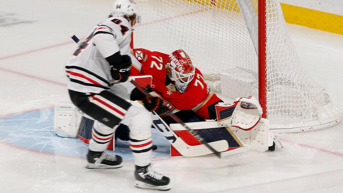 Landon Slaggert scores 7 seconds into game, setting Blackhawks record ...