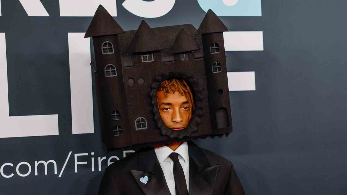 Jaden Smith Arrives At Grammys Wearing A House On His Head Nbc Chicago