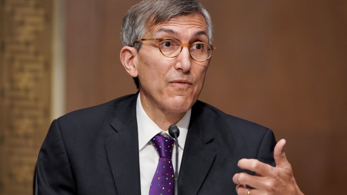 Top FDA vaccine official Peter Marks resigns in opposition to RFK Jr ...