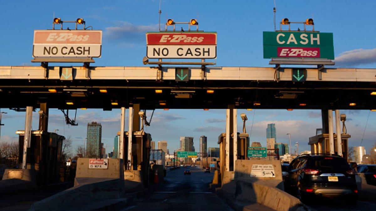 Why the toll road text scam is out of control across the U.S., and ...