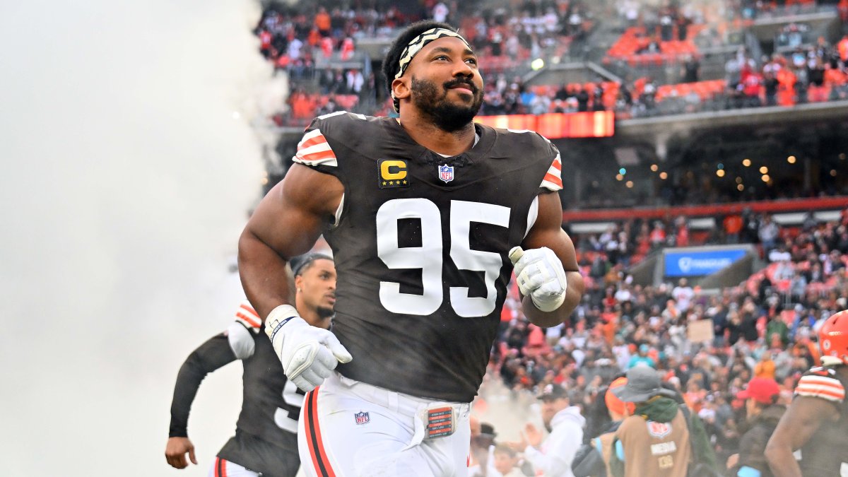 Browns DE Myles Garrett signs record-setting 4-year extension – NBC Chicago