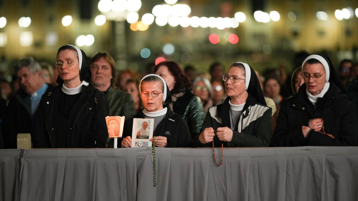Pope Francis no longer needs mechanical help to breathe – NBC Chicago