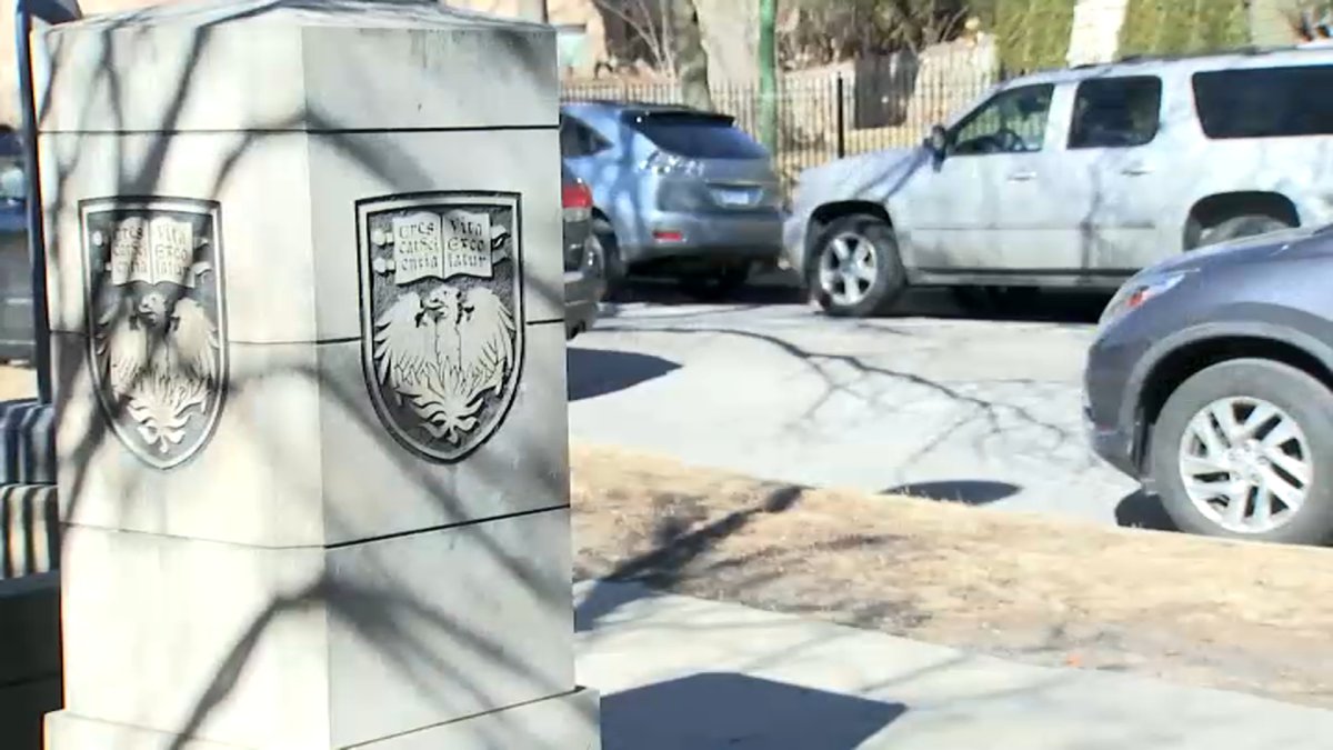 University of Chicago police investigate after students robbed – NBC ...