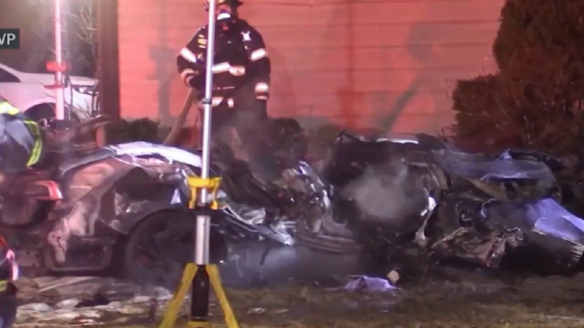 Officials investigate what led to fatal Tesla crash into Woodridge home ...
