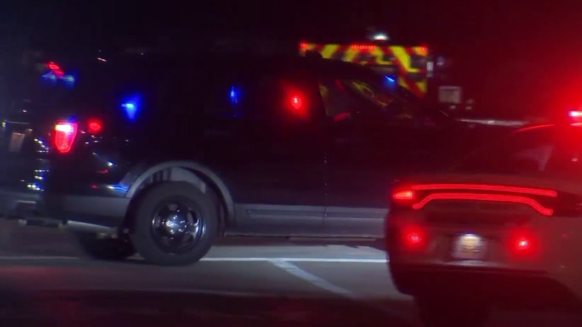 Man killed by sheriff’s deputy during hours-long SWAT standoff in ...