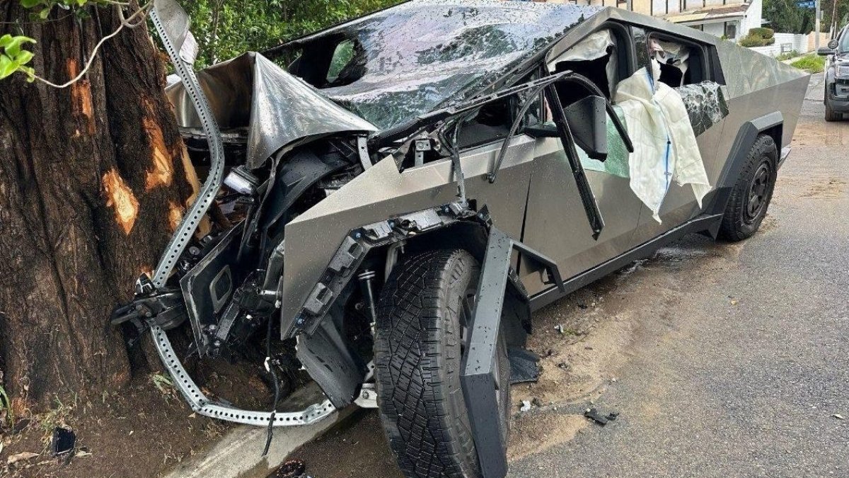 Alijah Arenas hospitalized in LA Cybertruck crash – NBC Chicago