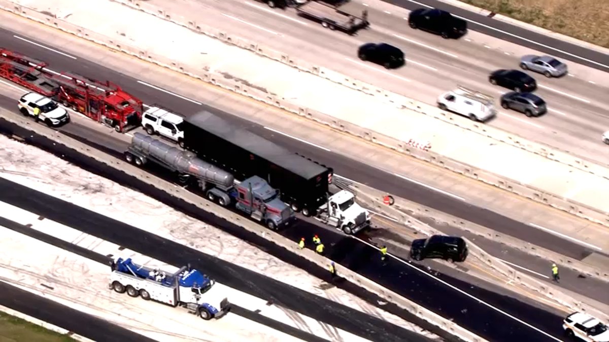 Crash near Hinsdale Oasis leads to major backups on I-294 – NBC Chicago