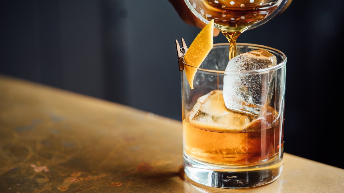 Daisies to open new all-day cocktail bar in Logan Square – NBC Chicago