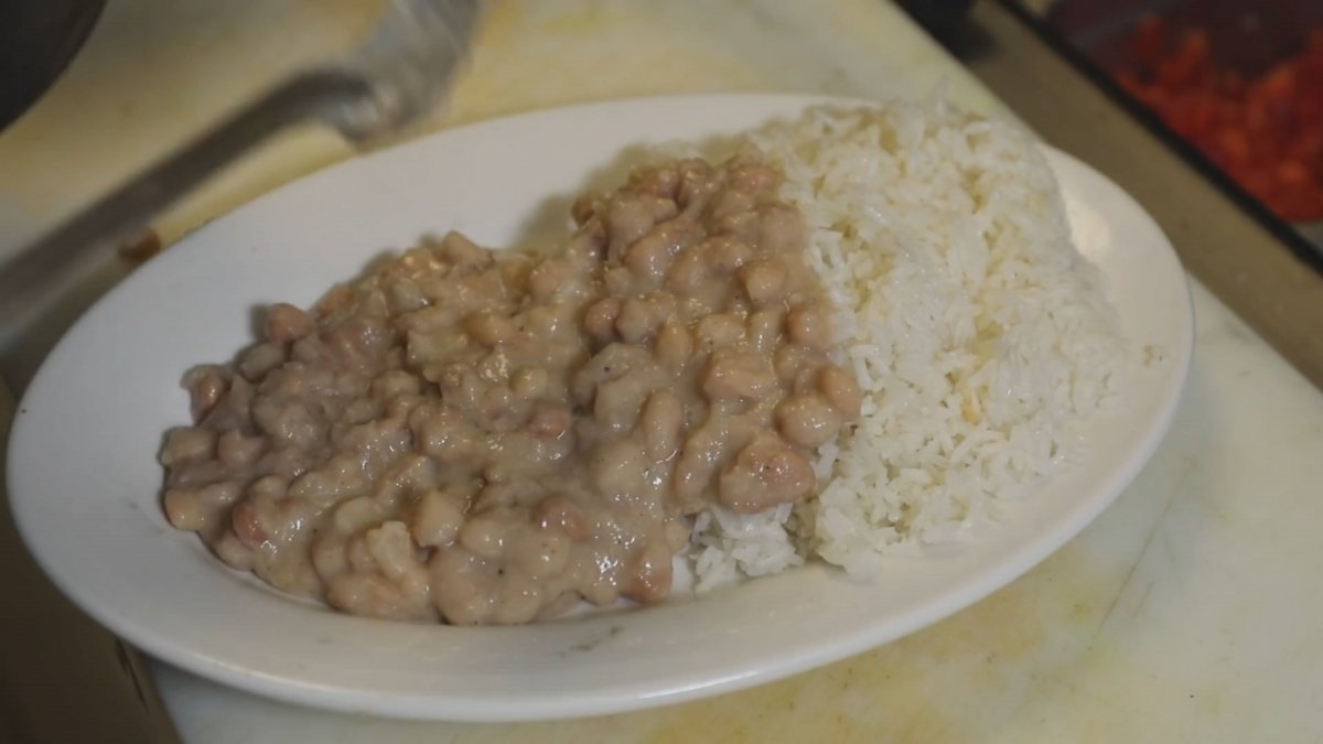 Rogers Park restaurant serves one of Pope Leo’s favorite dishes – NBC ...