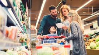 Americans are losing spending power, say researchers: Most can no ...