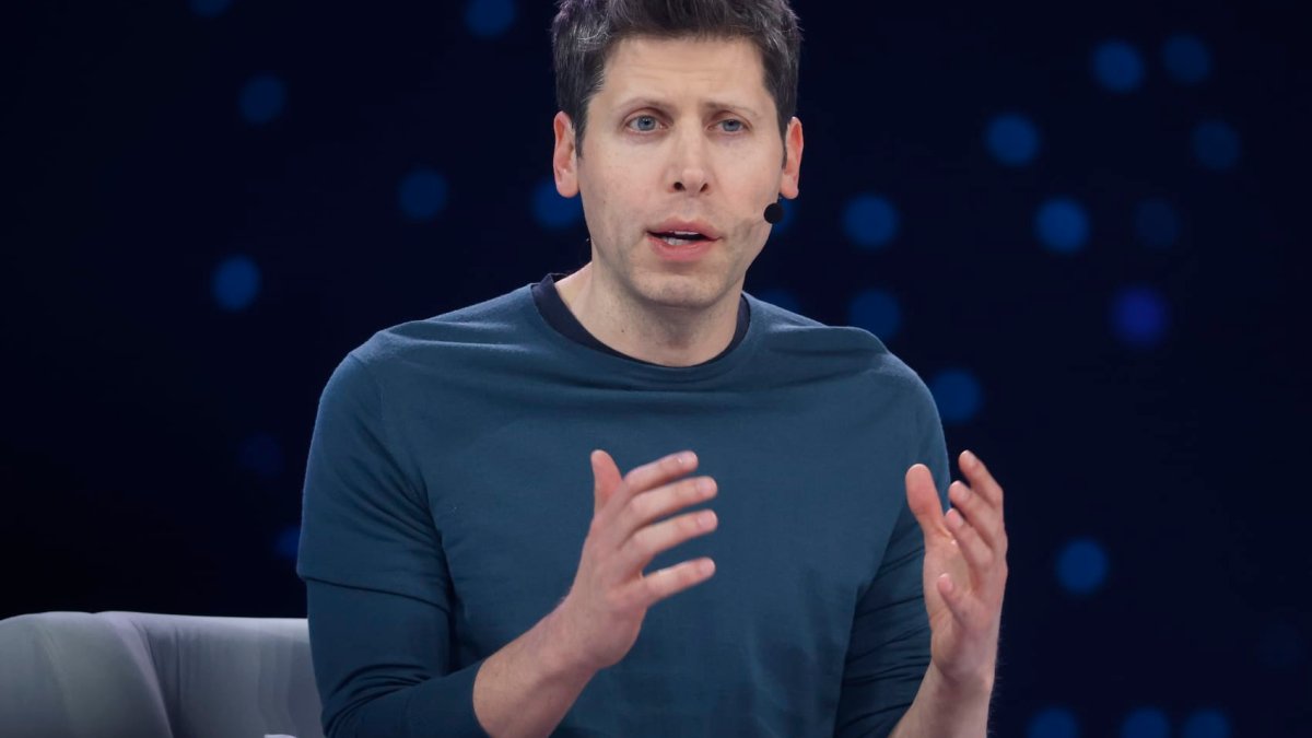 Sam Altman says Meta offered OpenAI staff $100 million bonuses, as Mark Zuckerberg ramps up AI ...