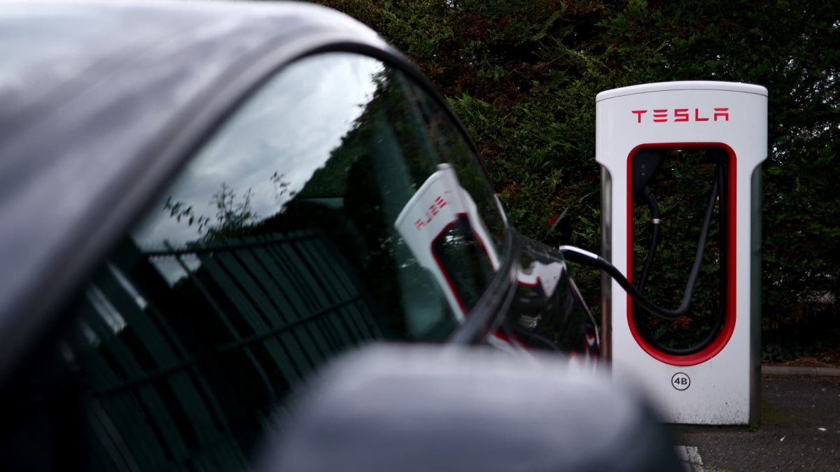 Tesla’s European car sales nosedive for fifth month as customers switch ...