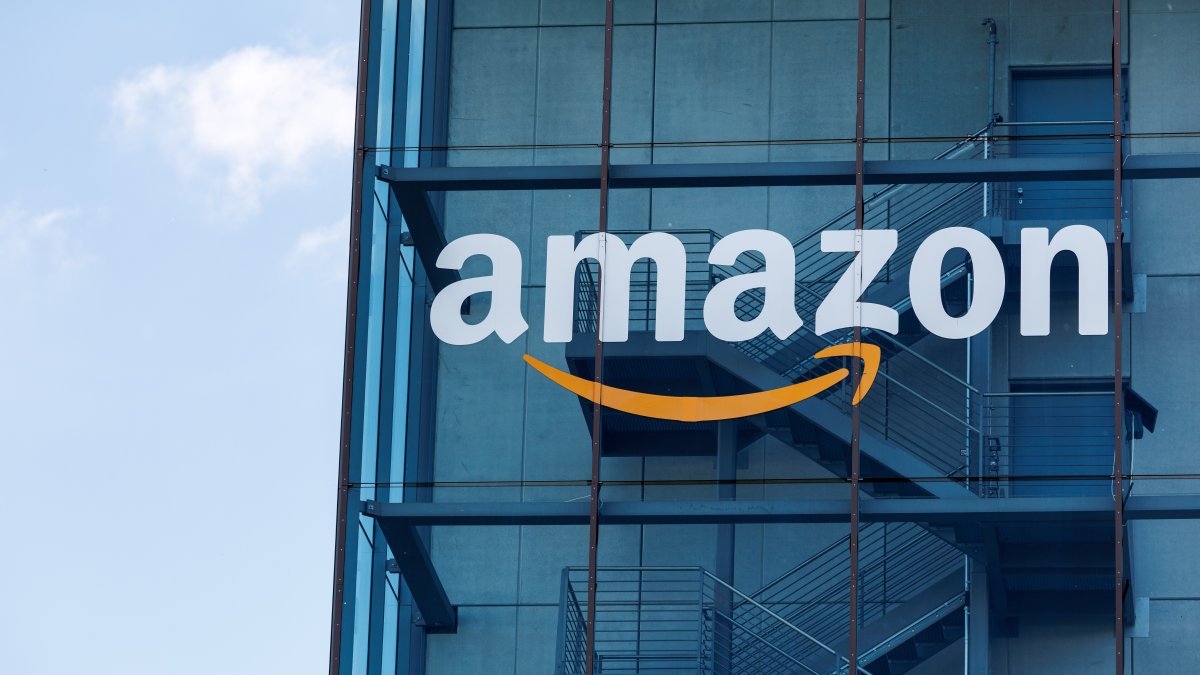Amazon expects to cut corporate jobs as it relies more on AI – NBC Chicago