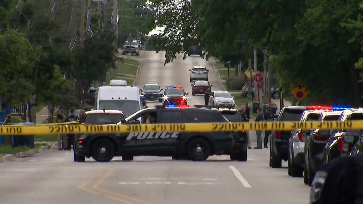 Highland Park police shooting closes Half Day Road – NBC Chicago