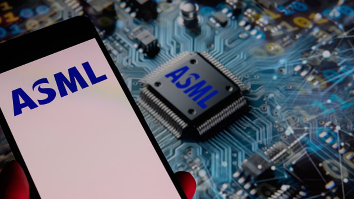 ASML shares drop 11% after the chip giant says it can’t confirm that it will grow in 2026 – NBC ...